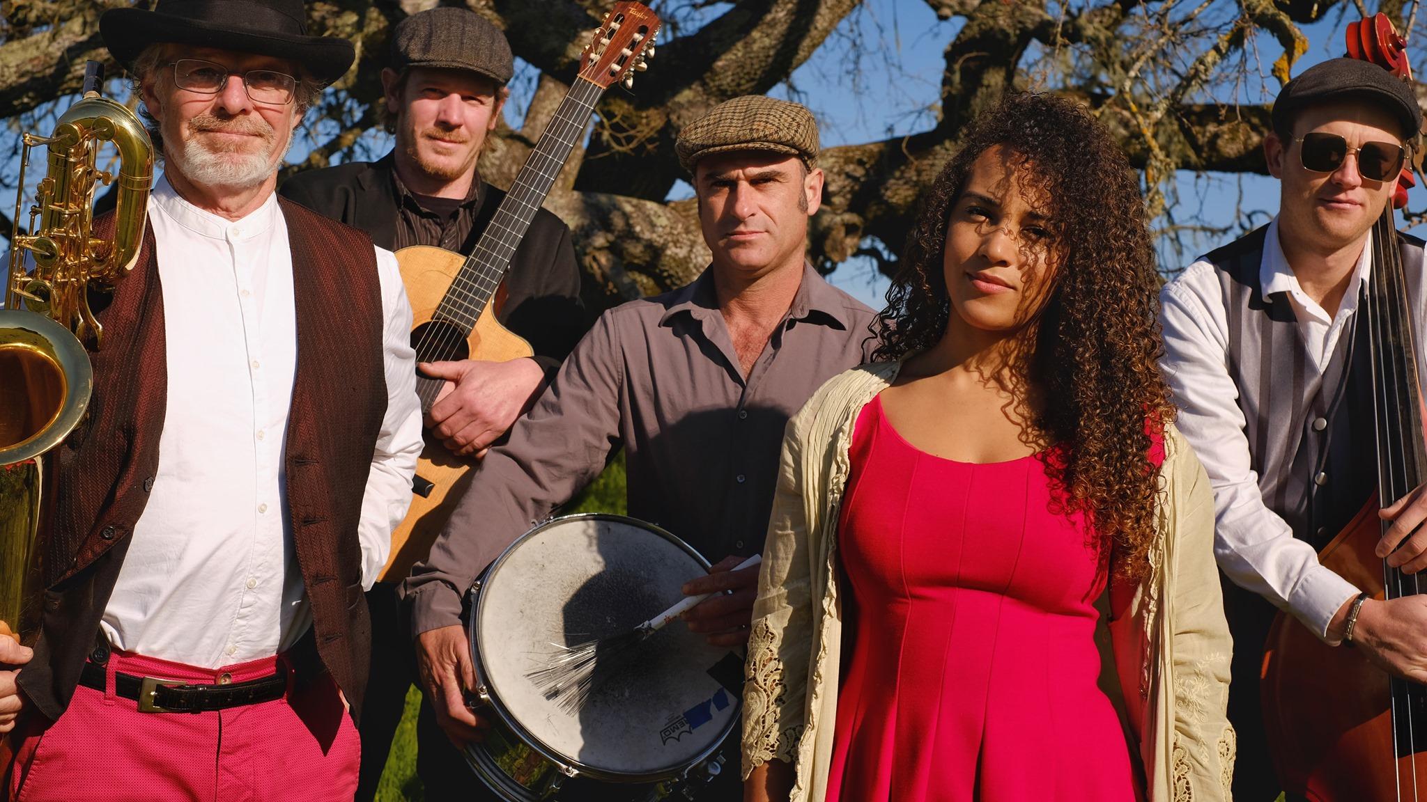 Stella Heath and Ian Scherer of Bandjango stop by Midday Music